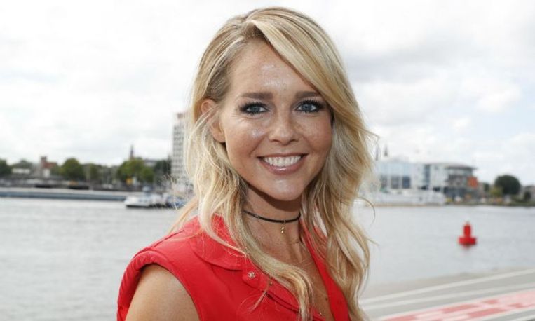 Bekijk ze hier: de vakantiekiekjes van Chantal Janzen - Flair - Voor ...