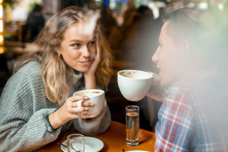 Oeps: dit is de grootste leugen tijdens een eerste date - Flair - Voor ...