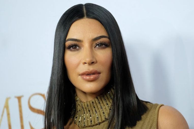 Niets is wat het lijkt: zo zien de billen van Kim K. er écht uit